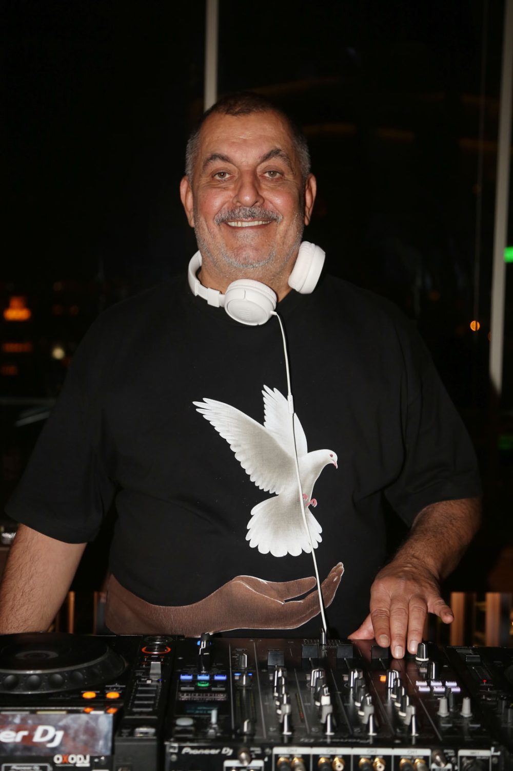 Sanayici Patronlar ve Eşleri, Naya'da Ali Sayar'ın Müzikleriyle Eğlendi - Bitter Dergi